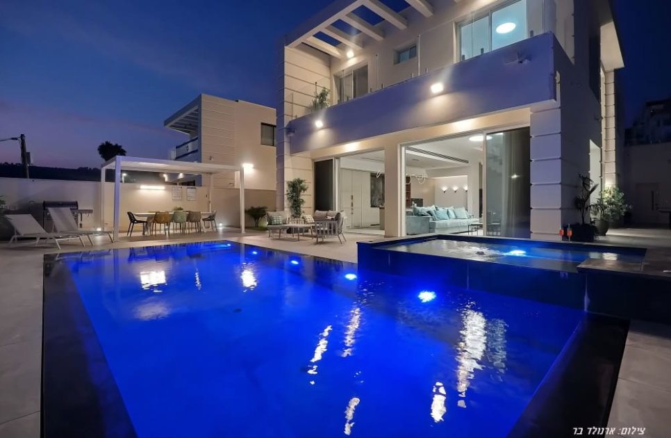 BaLiVilla: וילה סטארלייט במגדל במחיר המפתיע בארץ, כנסו!